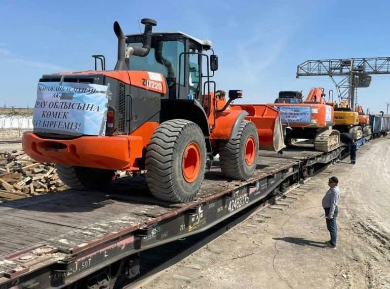 Период паводков: свыше 12 тысяч человек и 1000 единиц техники перевезли поезда КТЖ - Optimism.kz ...